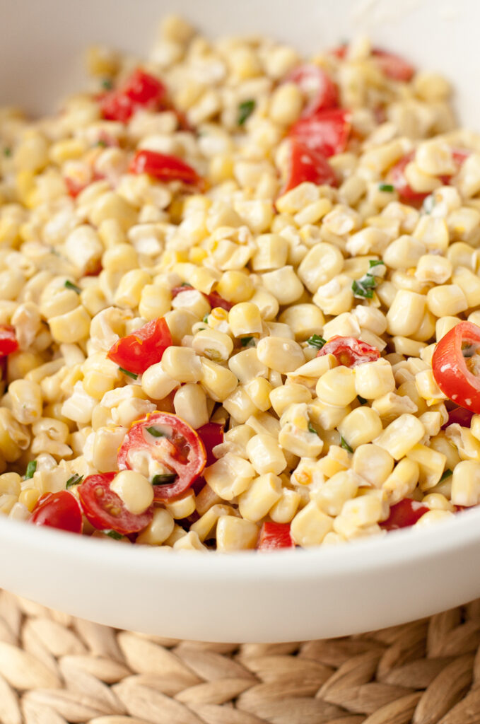 Ensalada de choclo, tomate y mayo - La Cocina Chilena de Pilar Hernández