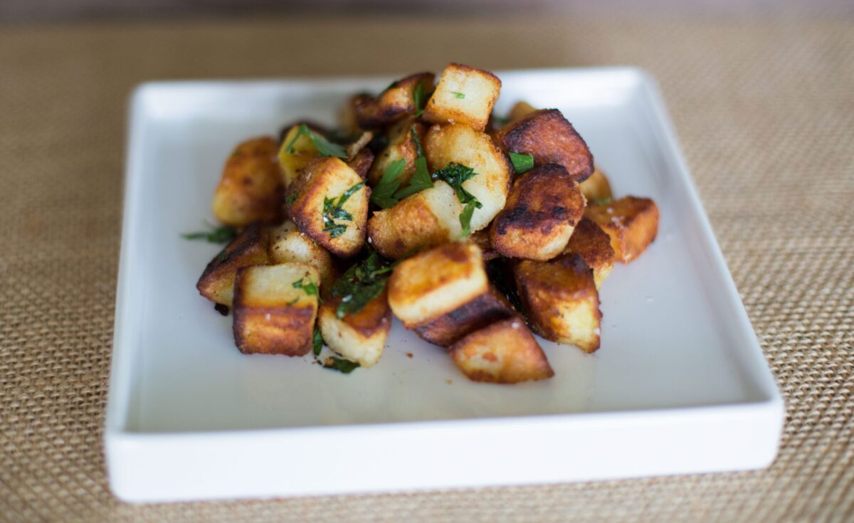 Papas doradas con perejil - La Cocina Chilena de Pilar Hernández