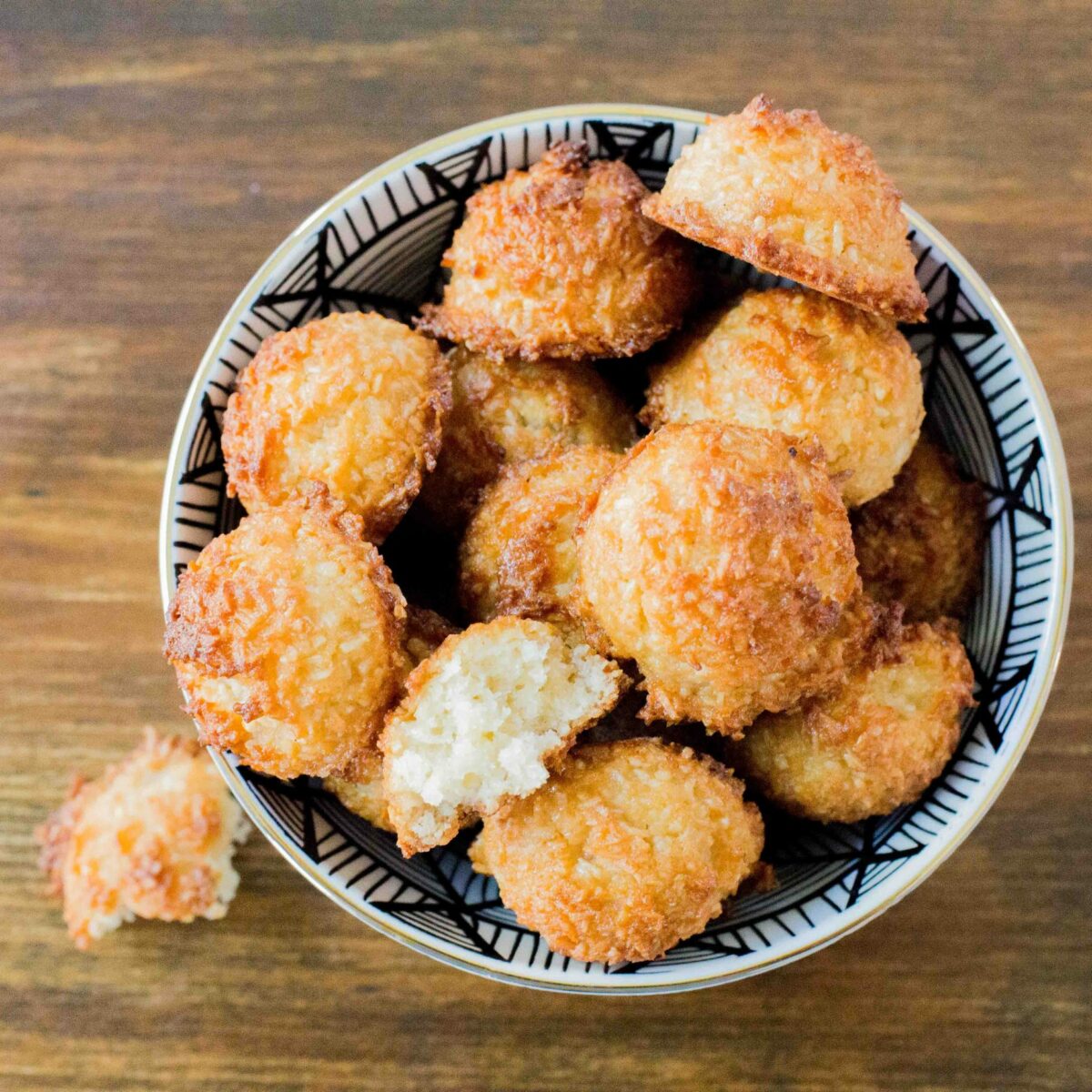 Cocadas de coco chilenas - La Cocina Chilena de Pilar Hernández